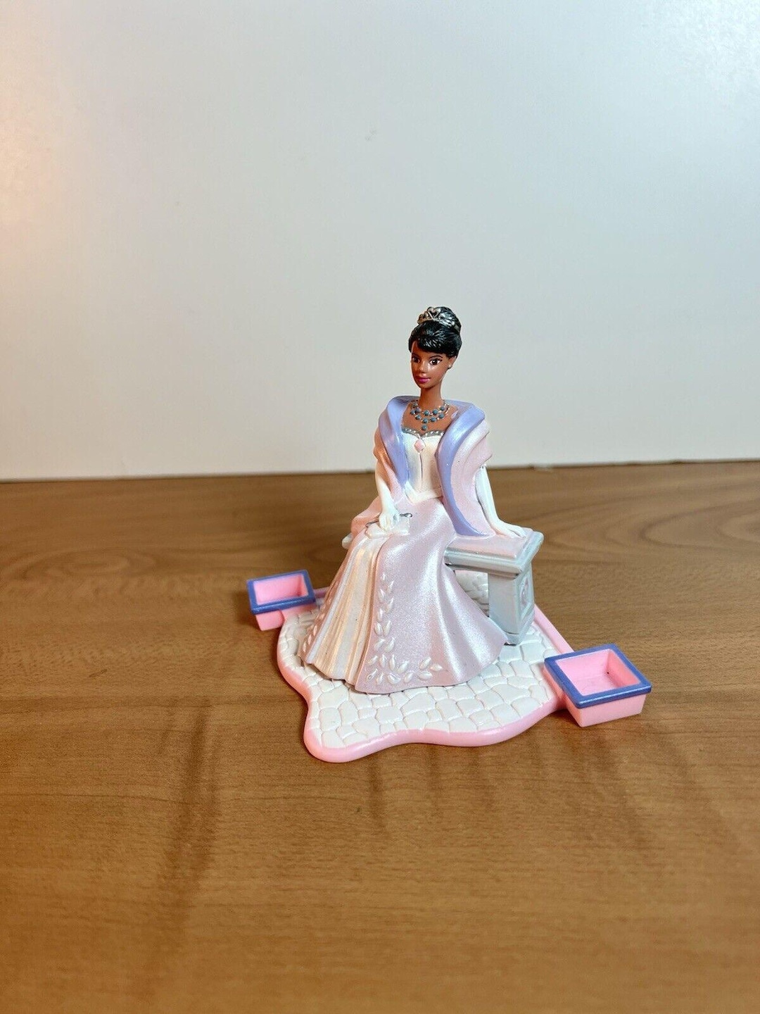 Vintage 2003 Mattel Princess Barbie Sitting on Bench Toy Figurine W ...