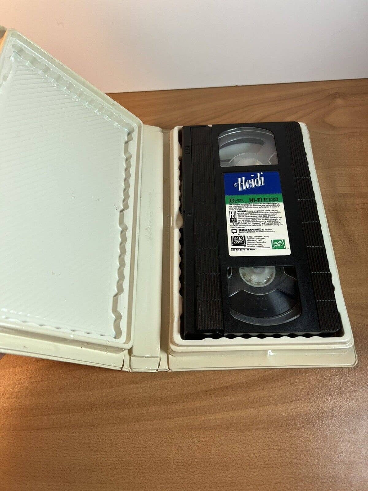 HEIDI (VHS, Colorized) - Clam Shell Case - Shirley Temple - 1937 Movie ...
