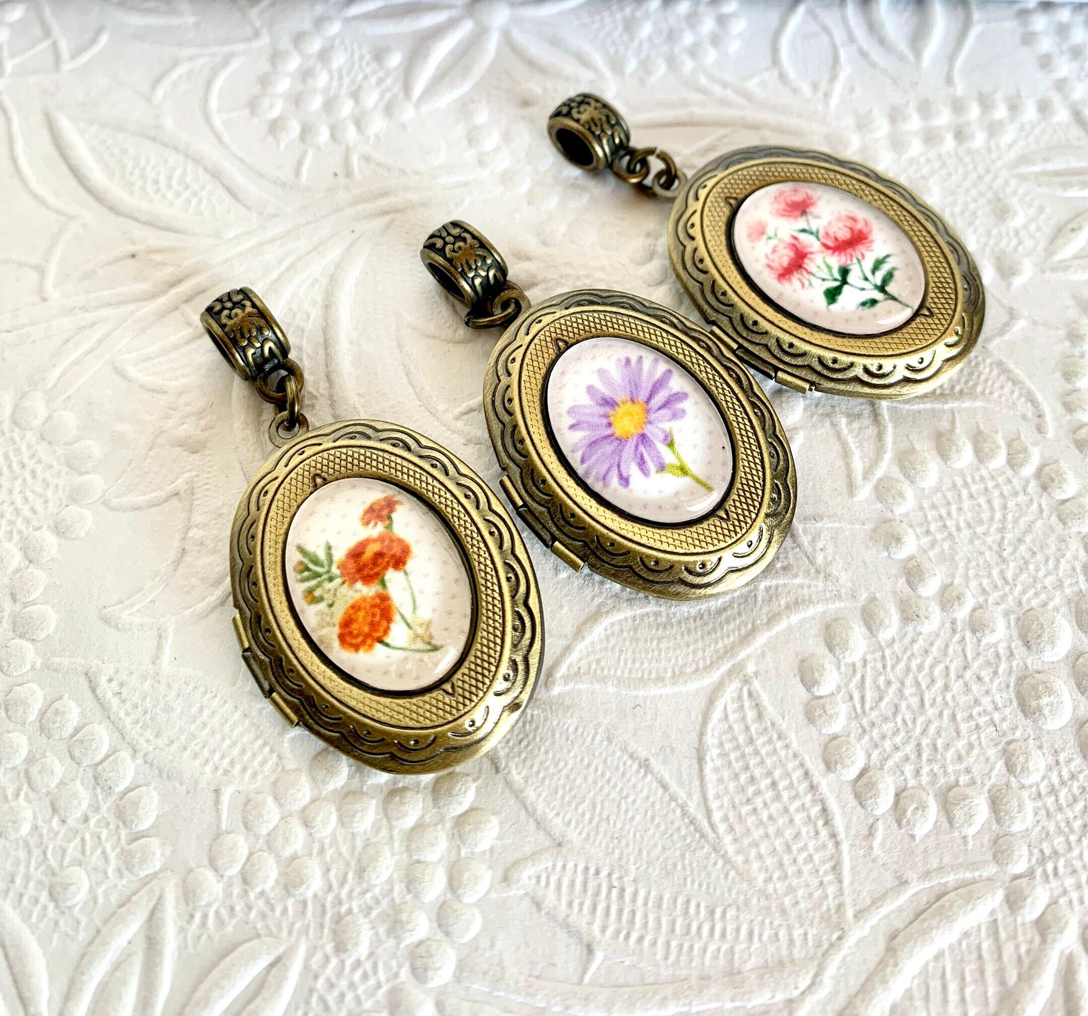 Birth Flower Locket Friendship Locket Best Friend Locket - Etsy
