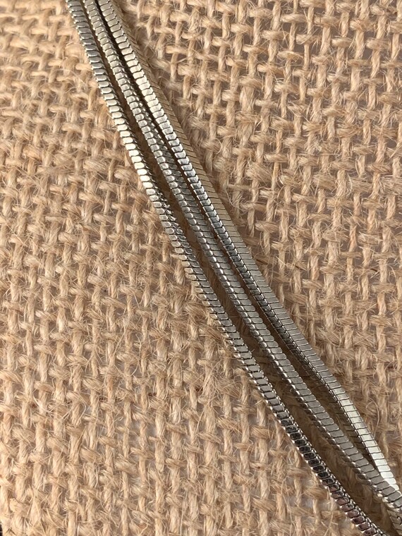 Magnetic Three Strand Chain - #1096 - Gem