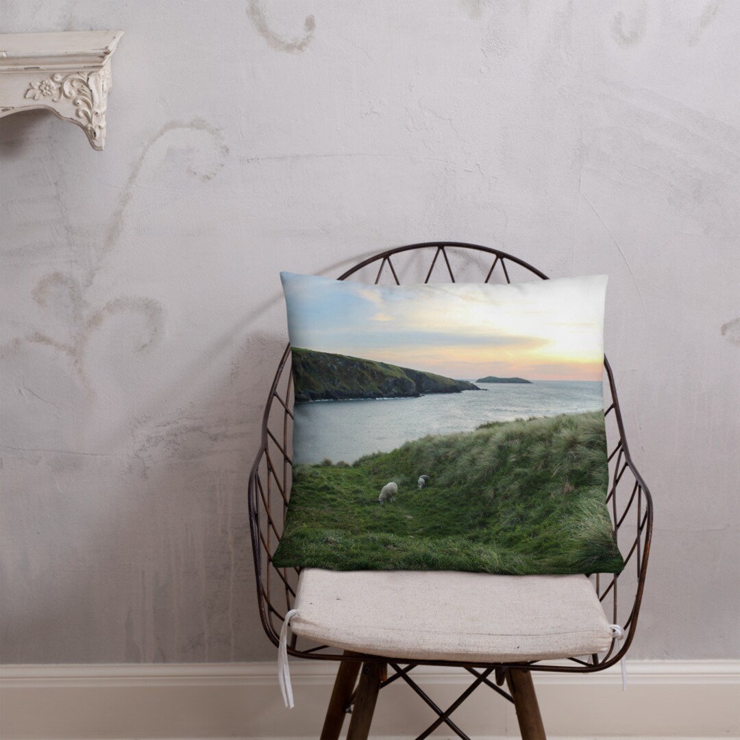Schafe grasend auf Klippe Top Basic Kissen - Etsy Österreich
