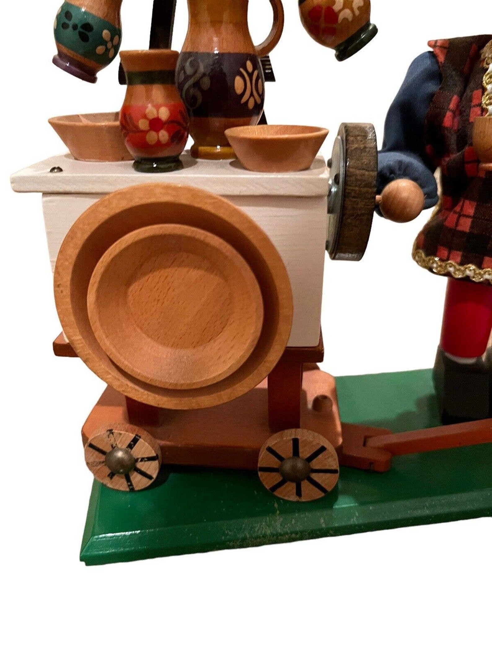 Steinbach Volkskunst Nutcracker SMOKER German Reuge Musical Food ...