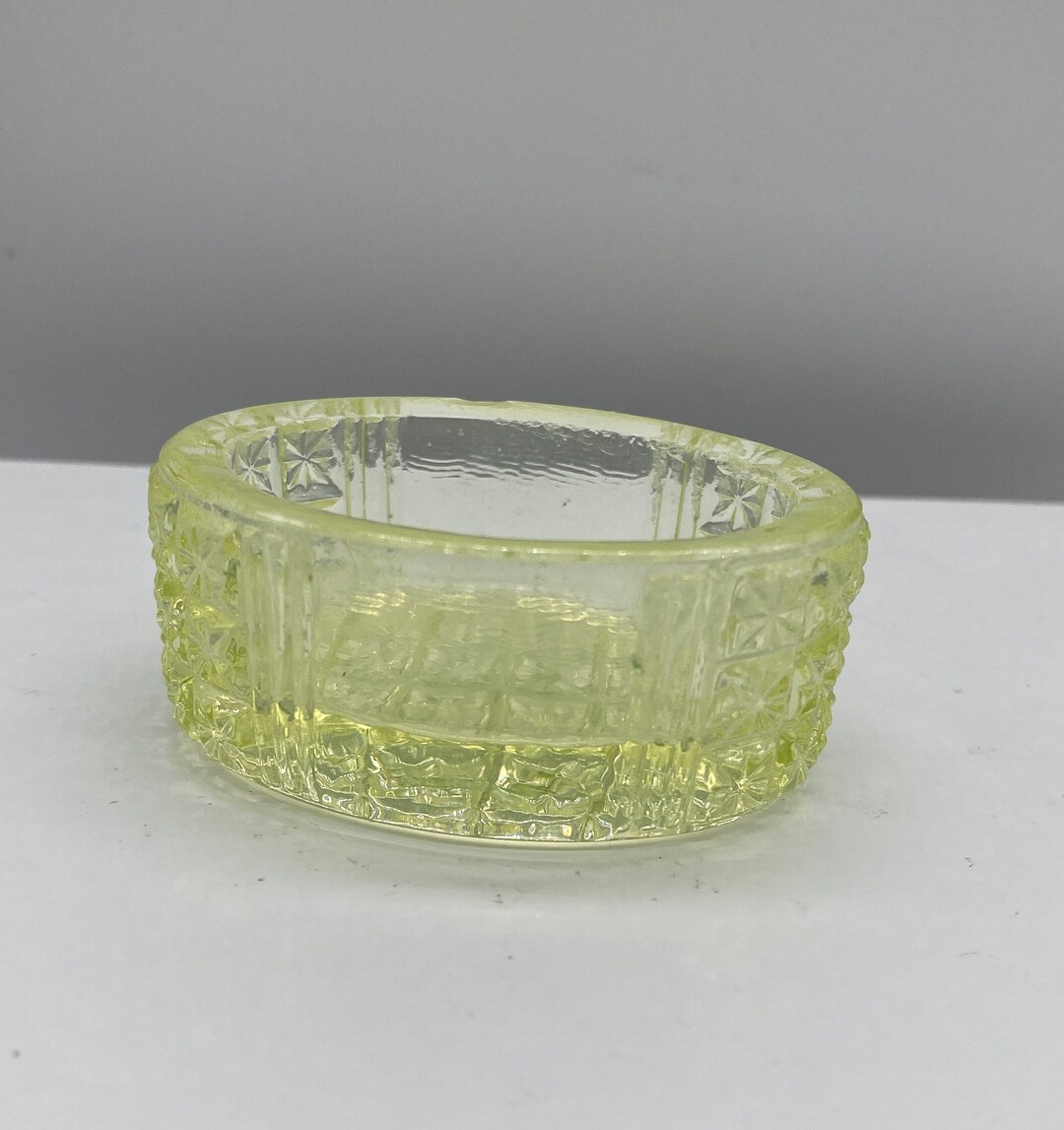 Canary Yellow Daisy Panel Vaseline Glass Salt Cellar uranium - Etsy