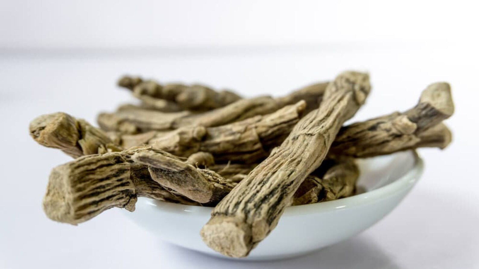 100% Organic Acorus Calamus Root - Sweet Flag, Vasambu Herb, Malabar ...