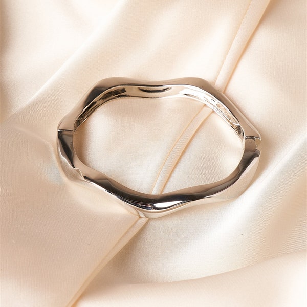 Wavy Bracelet - Etsy