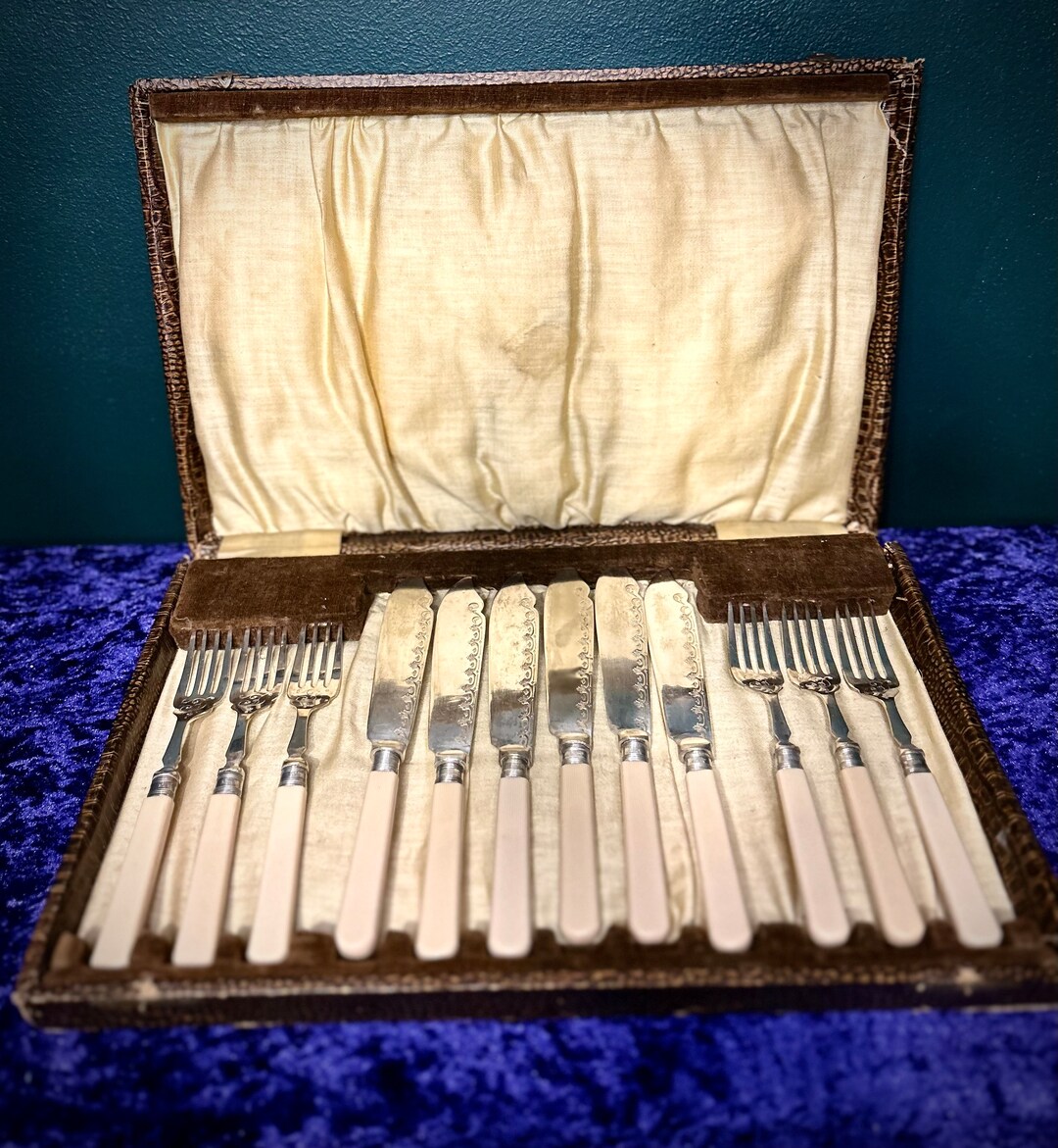 Vintage Cutlery Set With Etched Pattern - Etsy UK