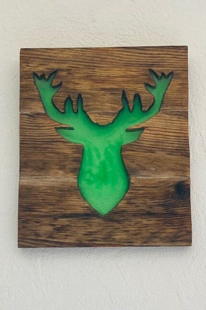 Deer Head Painting in Resin and Wood - Etsy