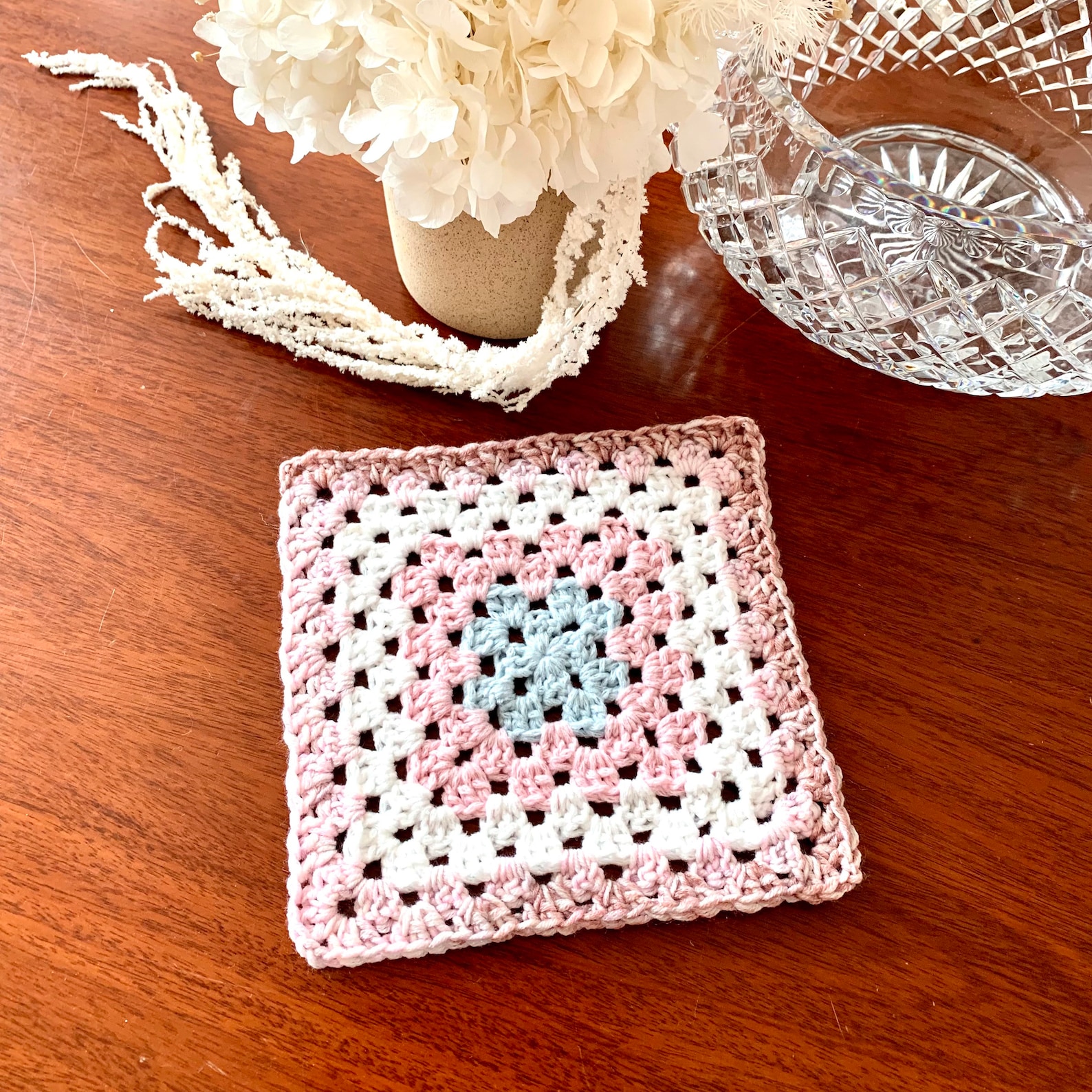 Baby Granny Square Pattern | Learn to Crochet Easy Crochet Patterns ...
