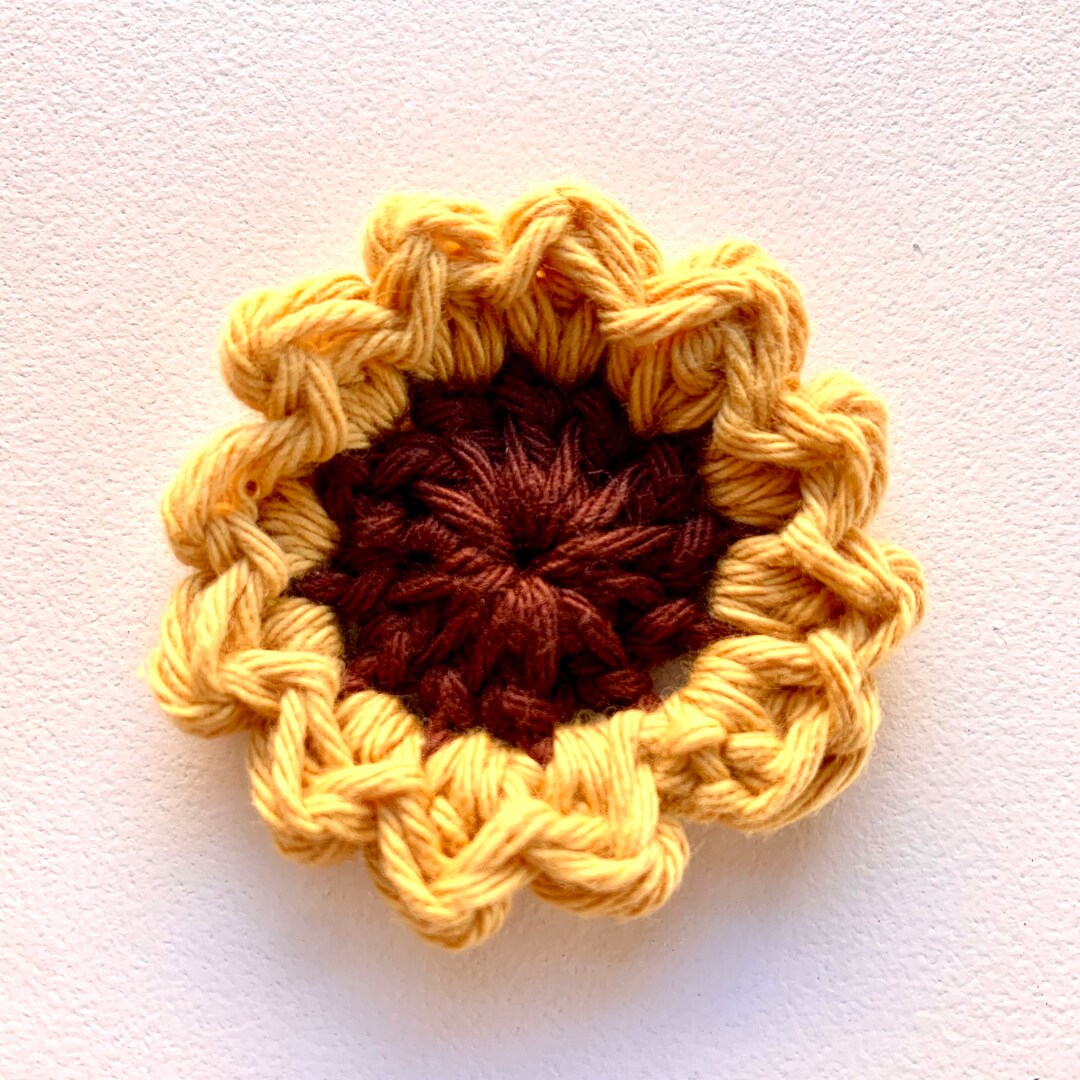 Tiny Crochet Sunflower Pattern | Crochet Pattern | Learn to Crochet ...