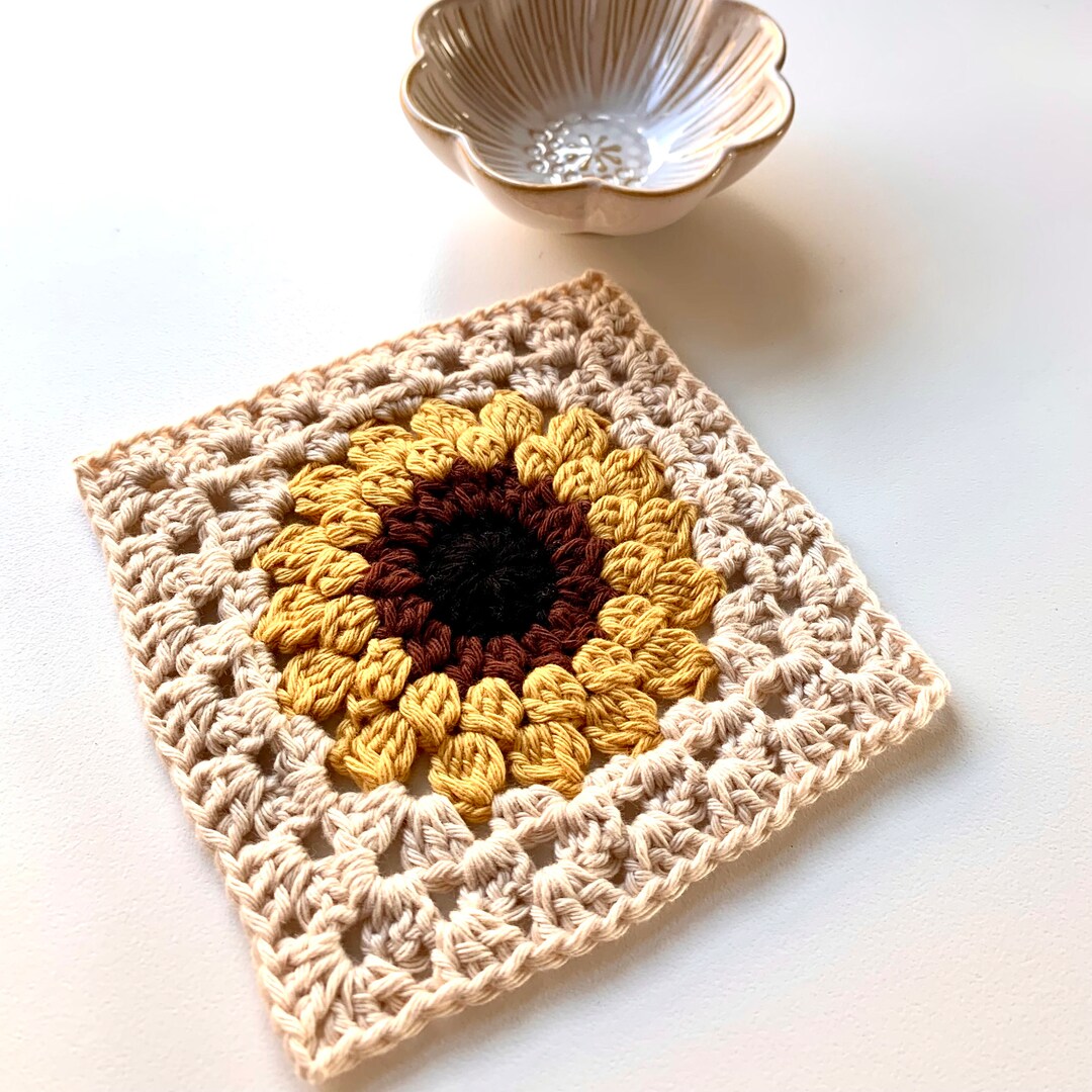 Crochet Yellow Sunflower Granny Square Pattern | Crochet Pattern ...