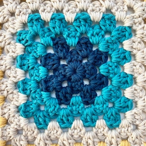 Granny Square Pattern | Learn to Crochet Granny Square | Crochet ...