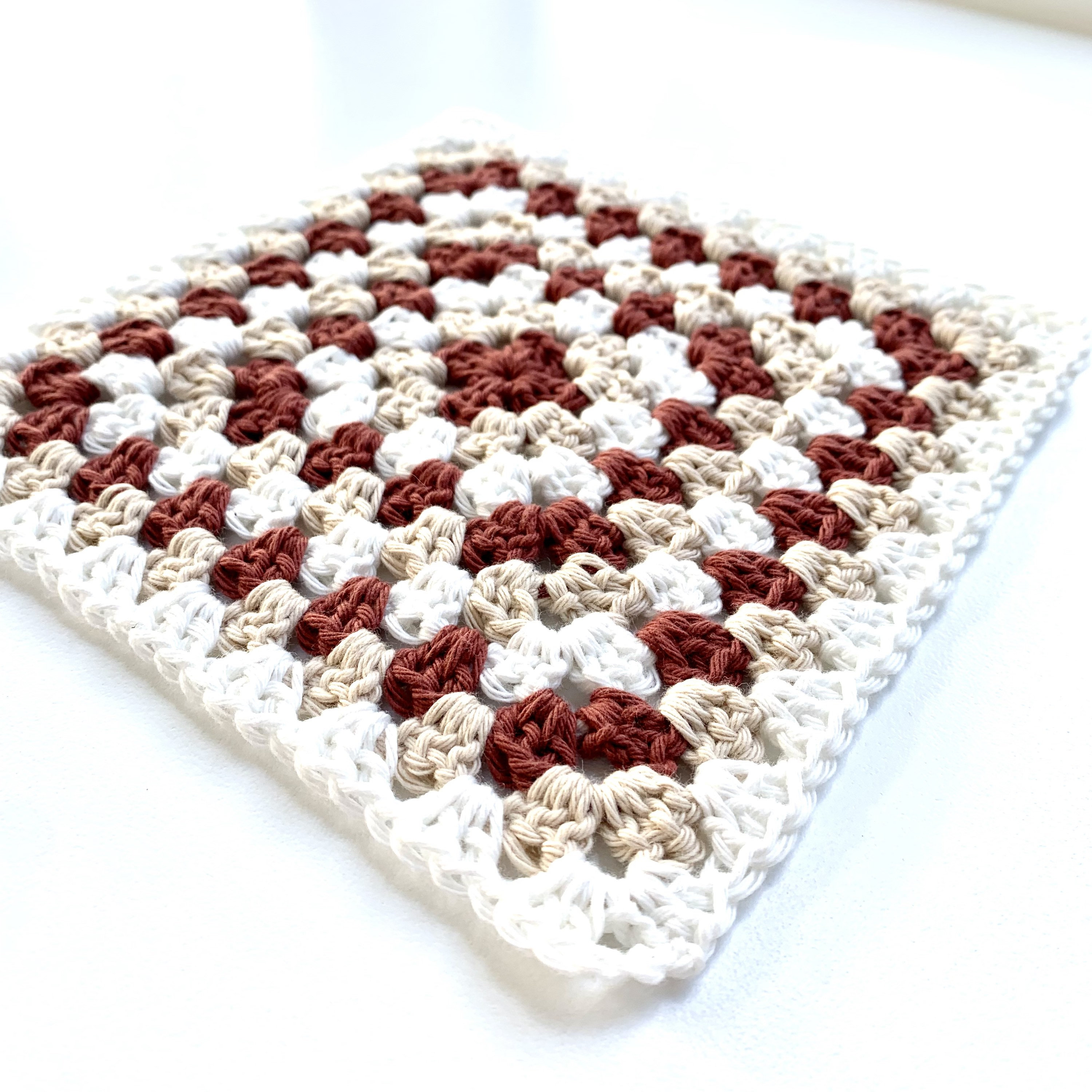Granny Square Crochet Pattern Traditional Red Granny Square Pattern ...