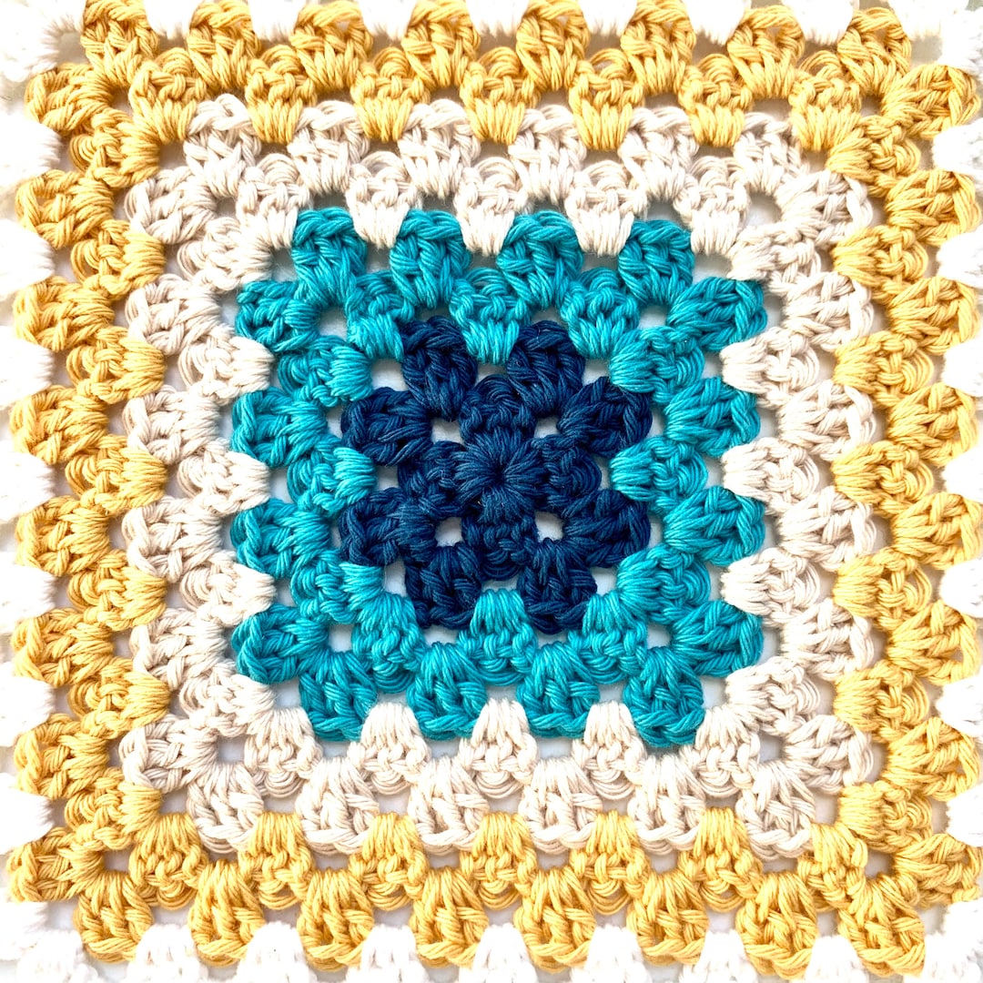 Blue Granny Square Pattern | Easy Crochet Patterns | Blue & Green ...