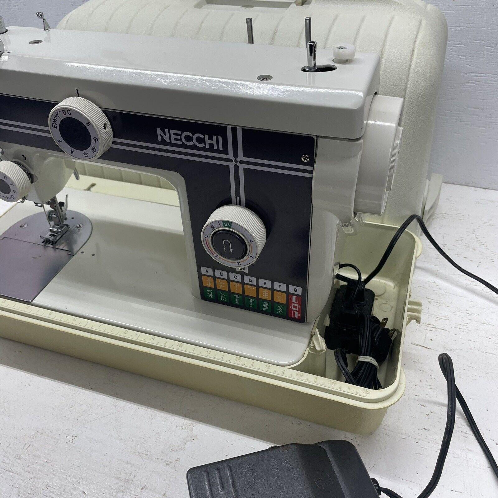 Necchi Model 522FB Zig Zag Sewing Machine Foot Pedal & Case Serviced ...