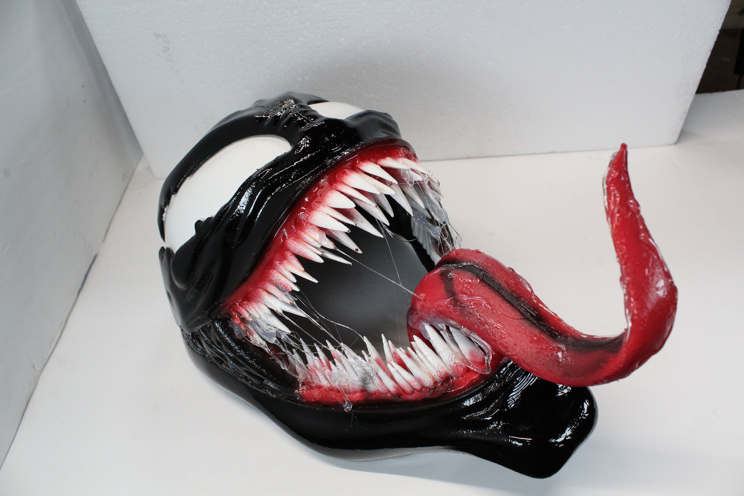 DIY Venom Halloween Mask Tutorial | atelier-yuwa.ciao.jp