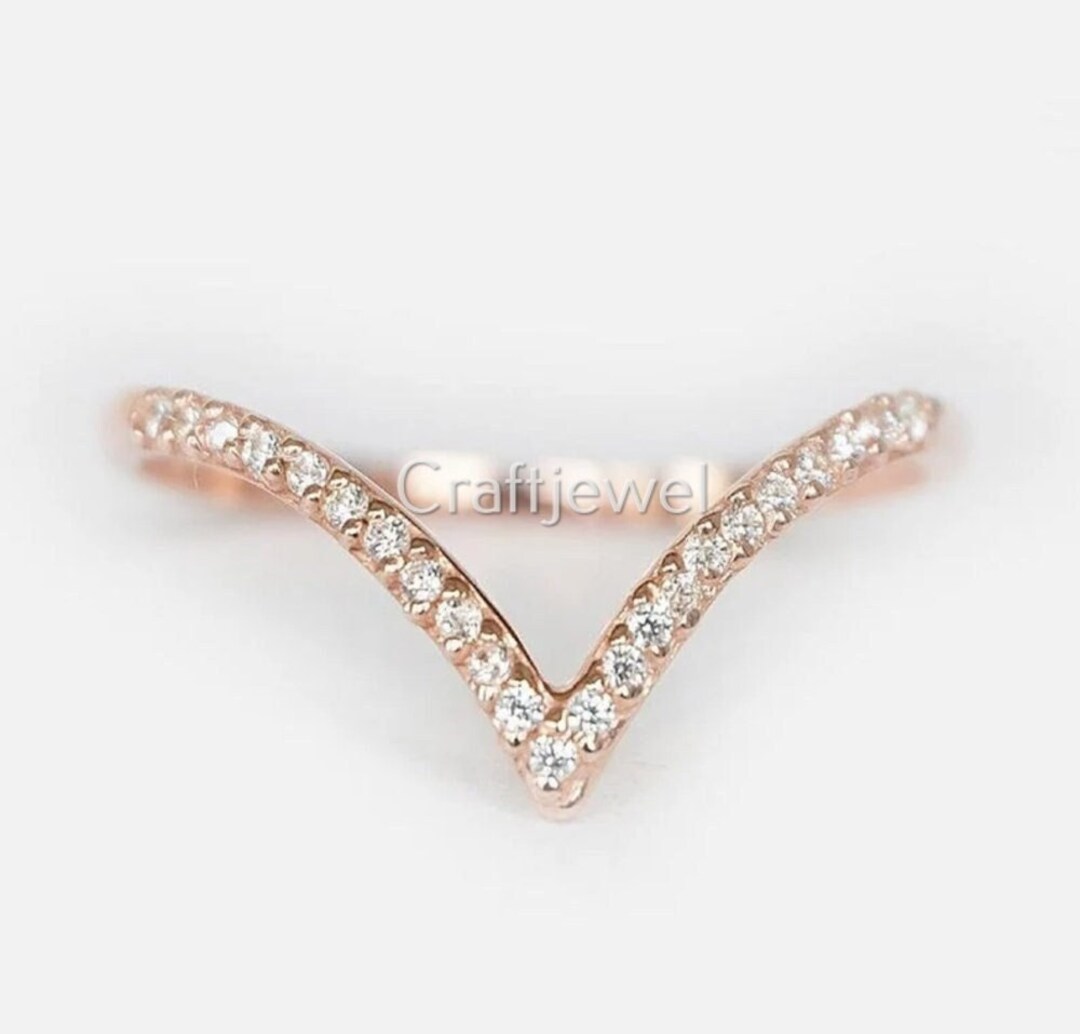Round Cut Curved V Shape Moissanite Wedding Band, Round Diamond Prong ...