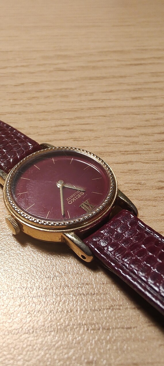 rare SEIKO vintage dainty slim slimline SEIKO burgund… - Gem