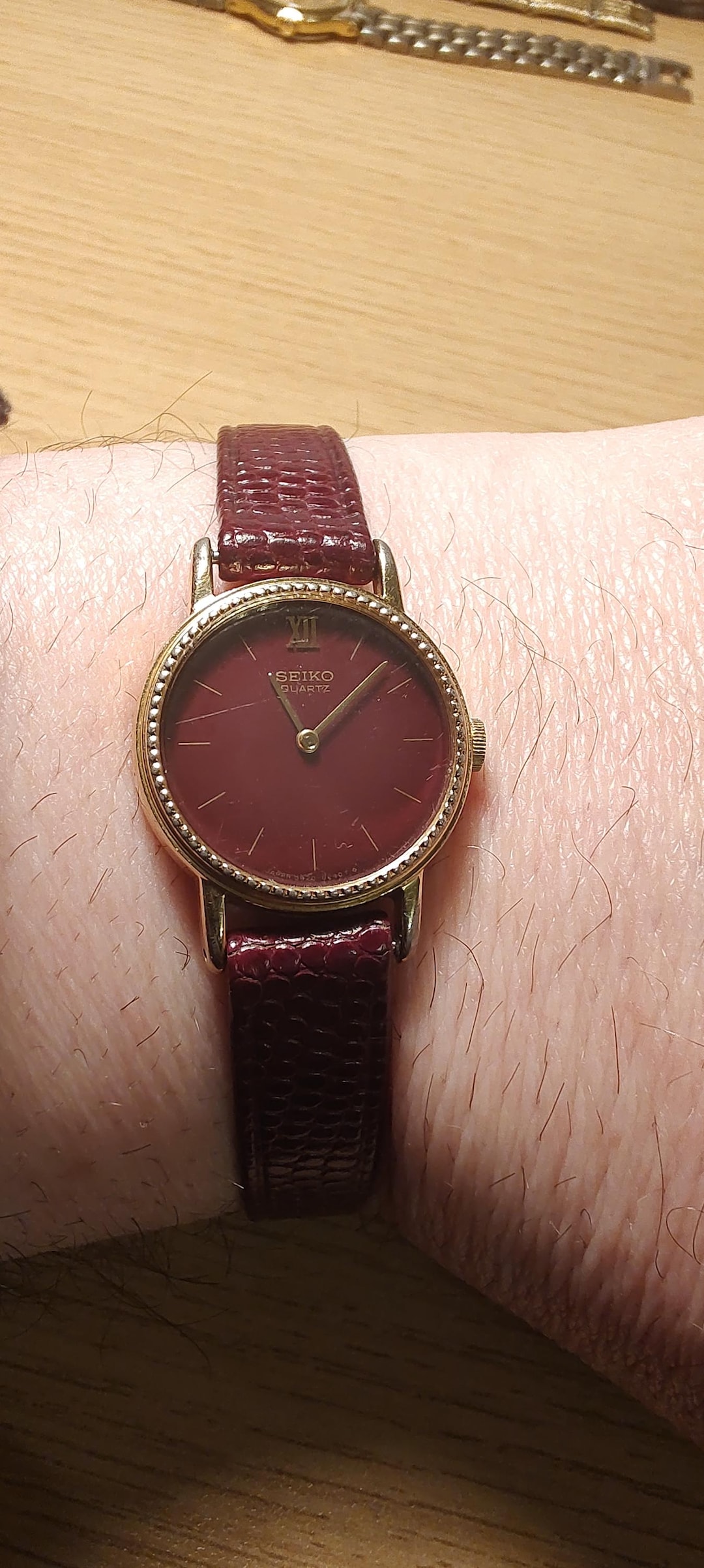 Rare SEIKO Vintage Dainty Slim Slimline SEIKO Burgundy Dial Japanese ...