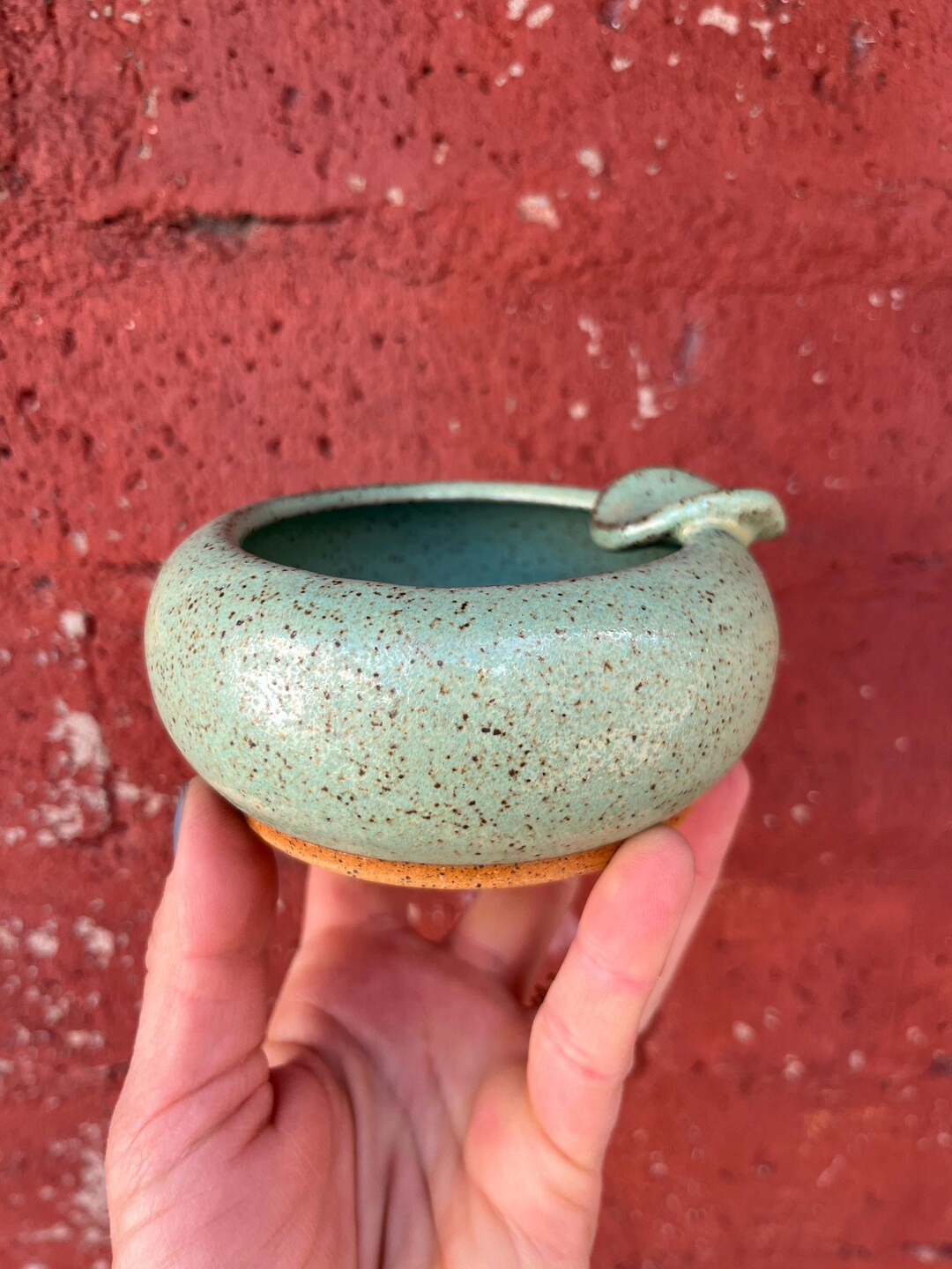 Sage Green Ashtray With Joint Rest, Handmade Ceramic Pistachio Ashtray ...