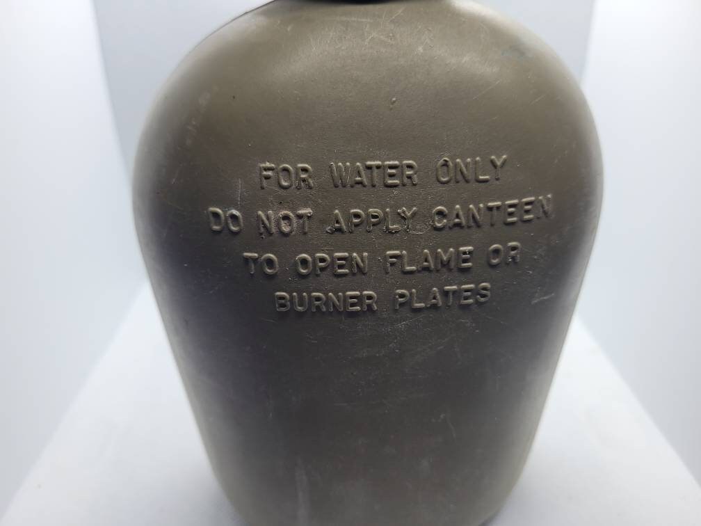Vintage Army Water Canteen, 1982 U.S Army Green Water Bottle Military ...
