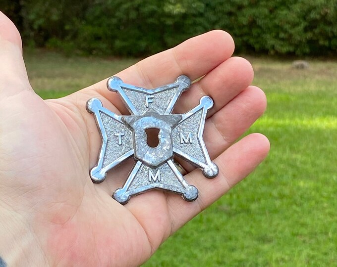 Knights of Columbus Metal Cross Badge Key Hole Pin K of C FTMM Vintage ...