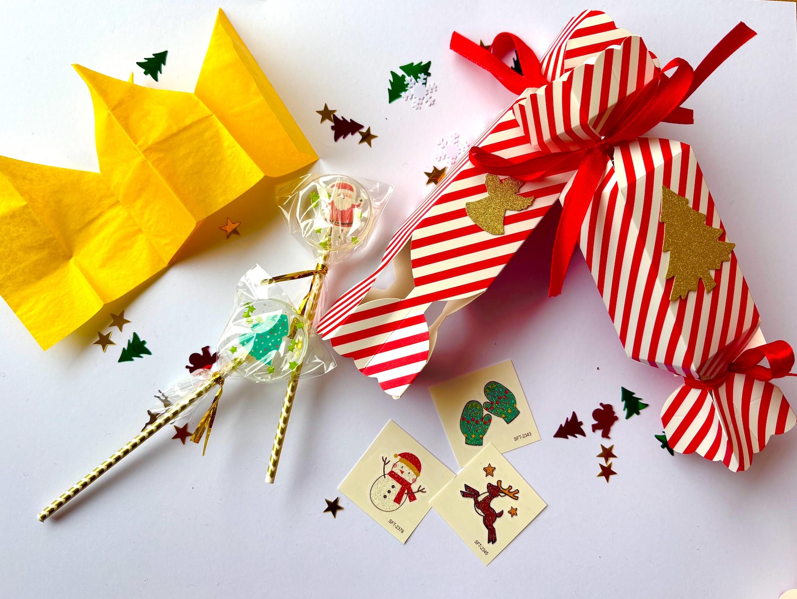 Christmas Cracker / Christmas Cracker / Christmas Cracker / Cracker ...
