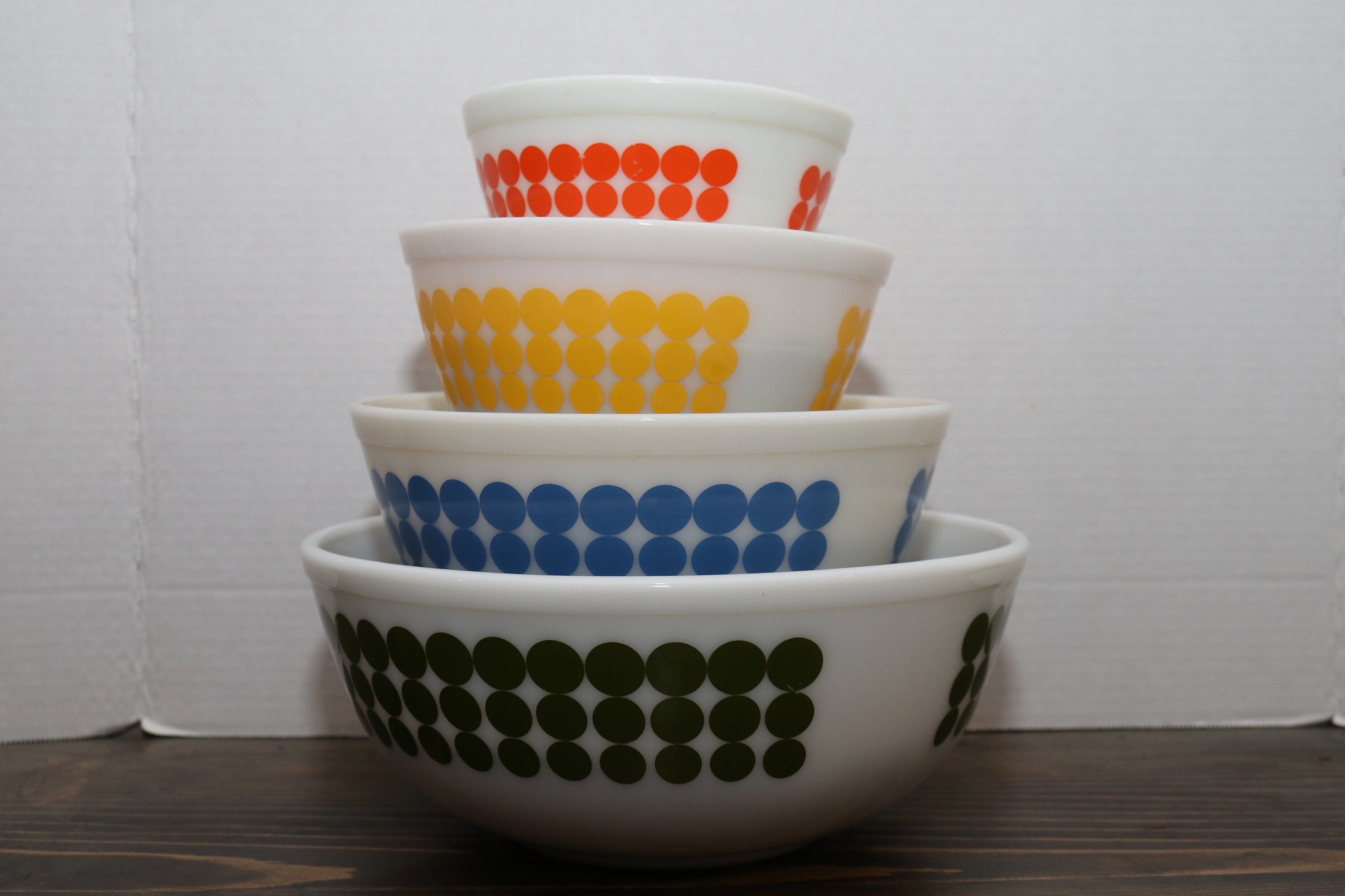 Vintage Pyrex Dots Mixing/nesting Bowls, Complete 4 Piece Set - Etsy