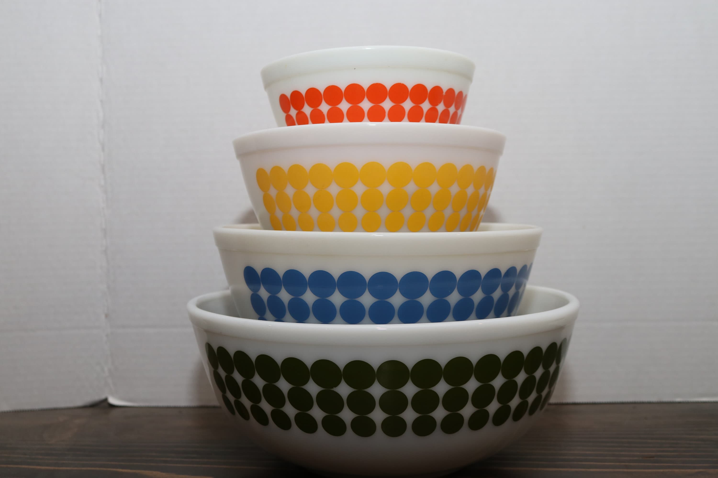 Vintage Pyrex Dots Mixing/nesting Bowls, Complete 4 Piece Set - Etsy