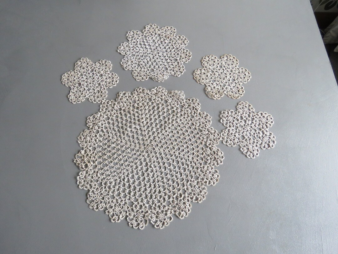 Sustainable Set of Table / Dressing Table Mats, Beautifully Hand Tatted ...