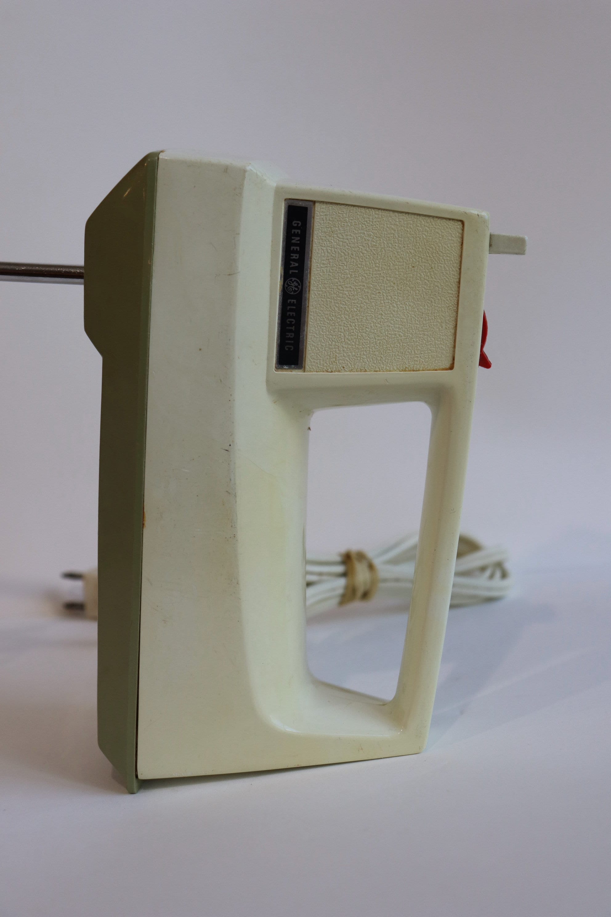 Vintage 1970s 80s General Electric 3-speed Electric Portable Hand Mixer ...