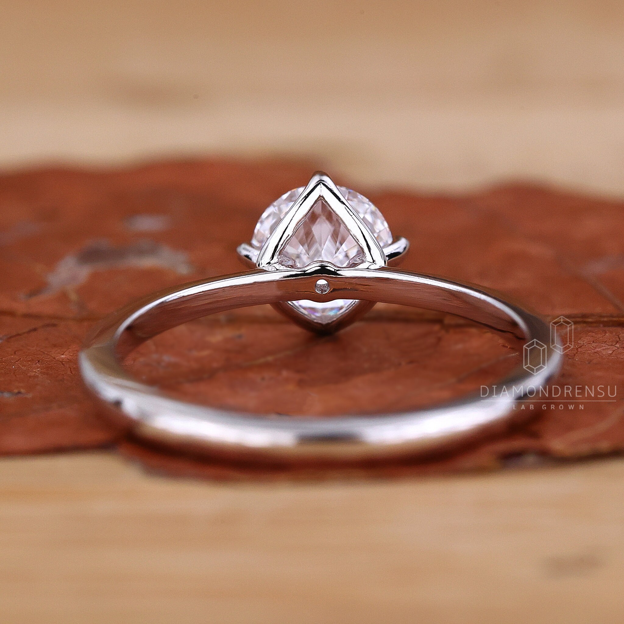 Handmade Round Lab Grown Diamond Solitaire Ring: F/VS1, Solid Gold - Etsy