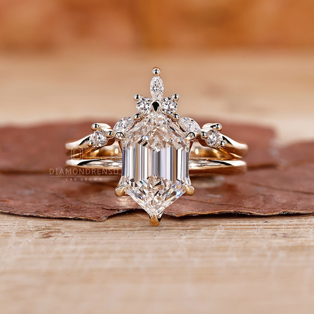 Elongated Hexagon Cut Diamond Engagement Ring With Wedding Band, IGI ...