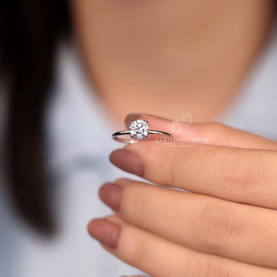 Fish-tail Prongs 1.01 CT Round Brilliant Cut F/VS Lab Diamond - Etsy