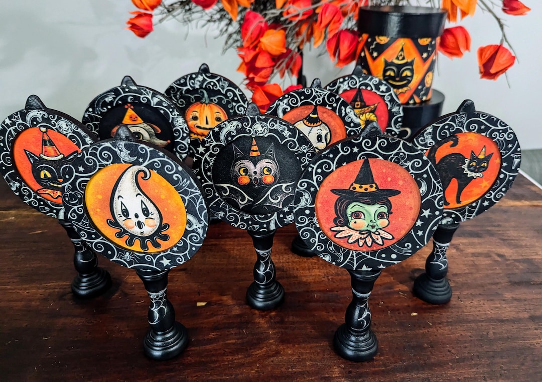 Johanna Parker Small Spooky Picture, Halloween Picture Stand, Halloween ...