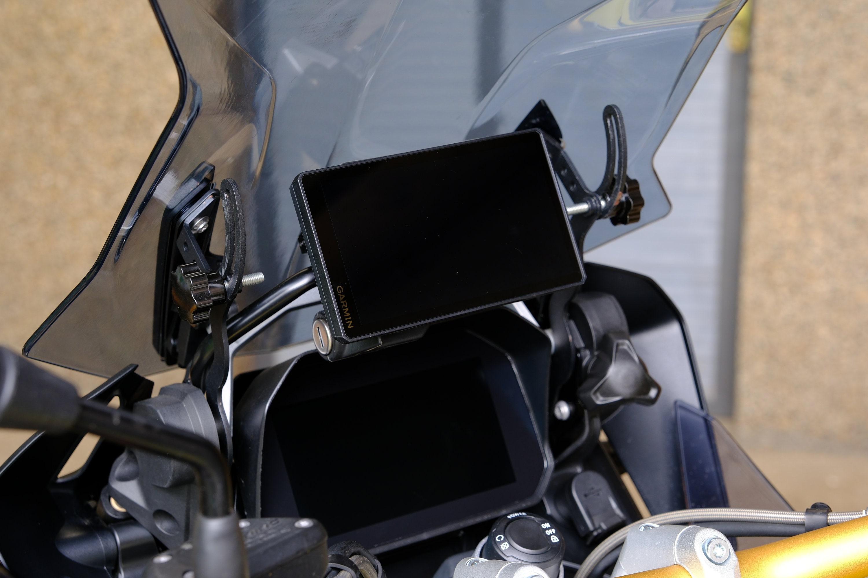 Lockable BMW Navigation Preparation Adapter for Garmin Zumo XT, XT2 ...