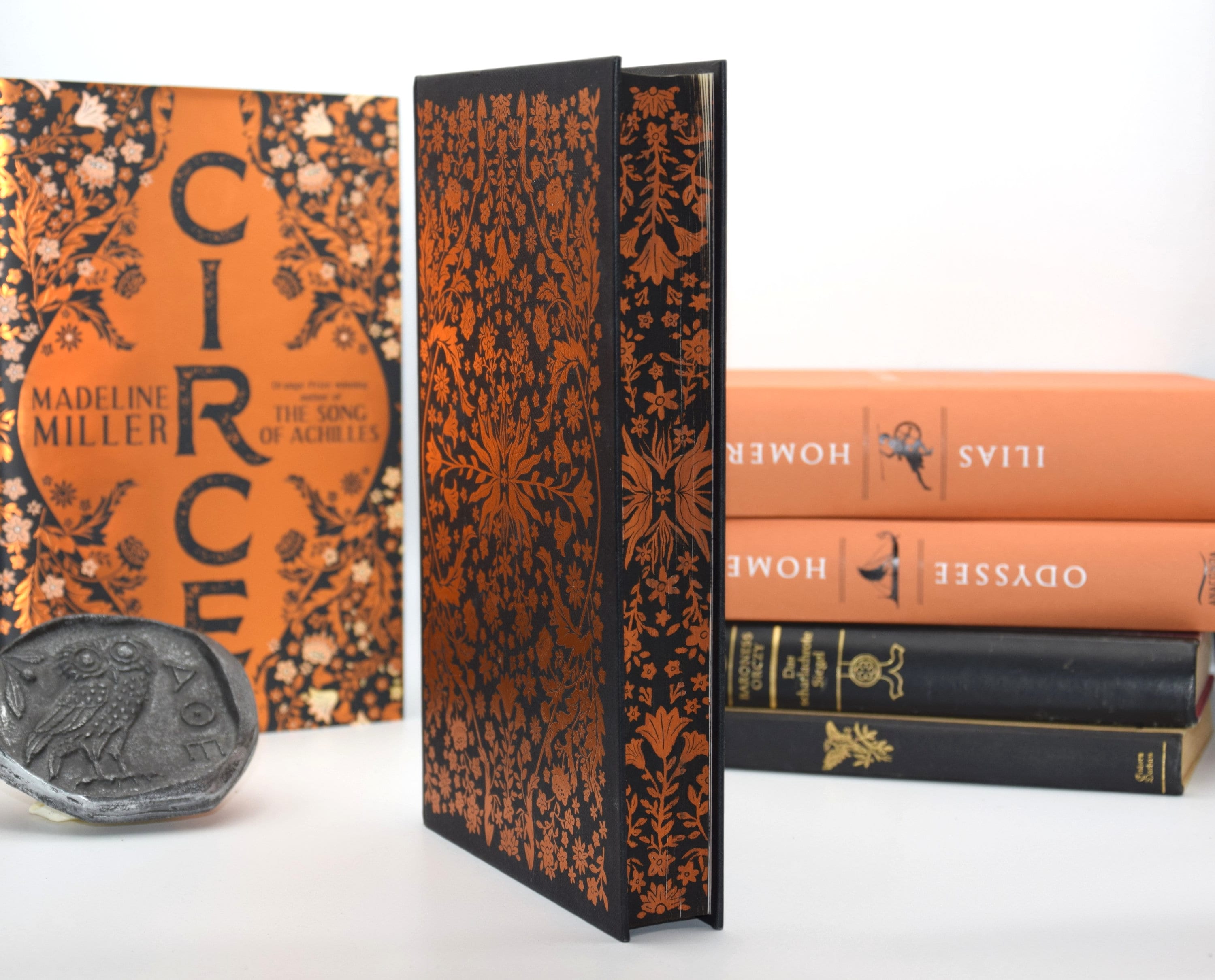 Circe by Madeline Miller | Fore-edge Painting, Hand-painted Book Edge ...