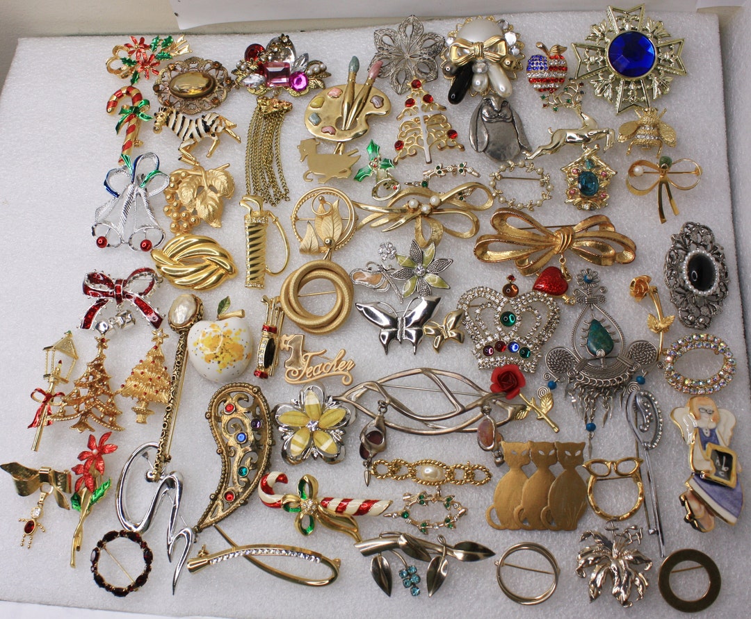 Lot of 60 Vintage Brooches Pins - Etsy