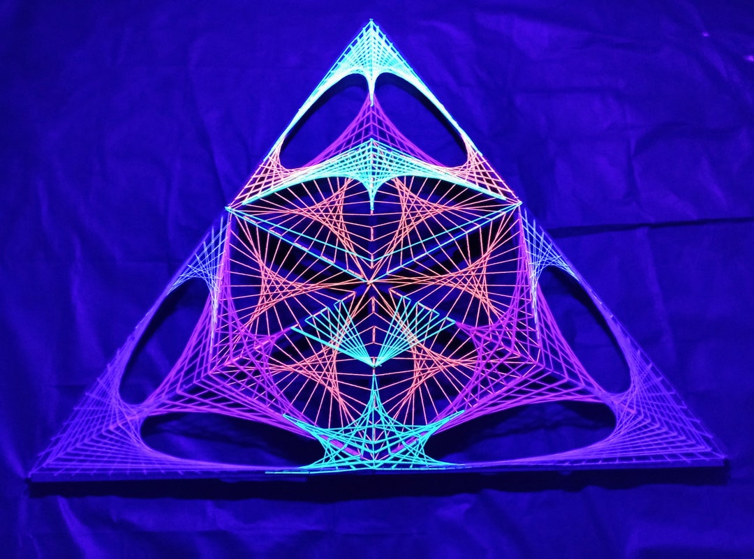 Angry Alien 2D String Art With UV Decoration Psychedelic Wall Hanging ...