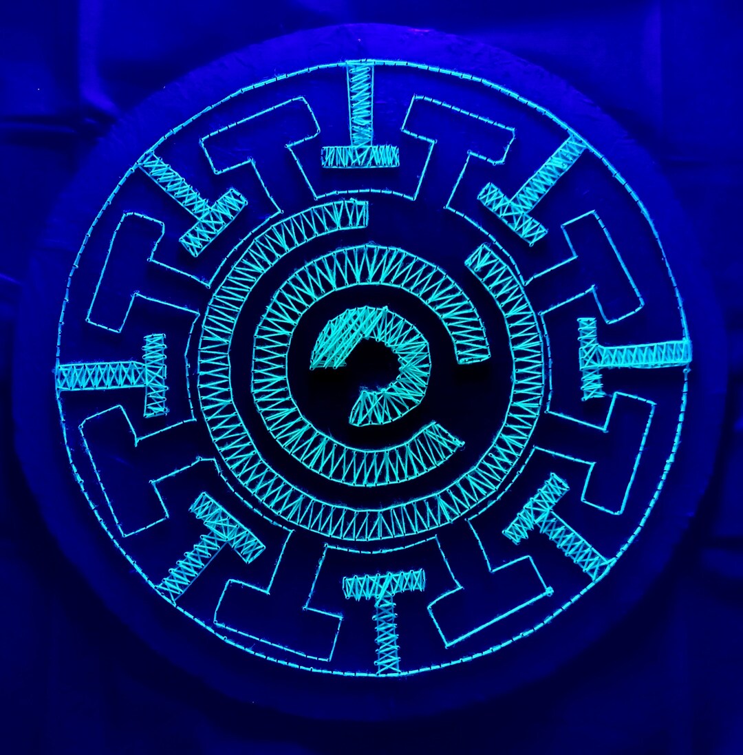 Labyrinth : UV String Art Psychedelic Wall Decor - Etsy