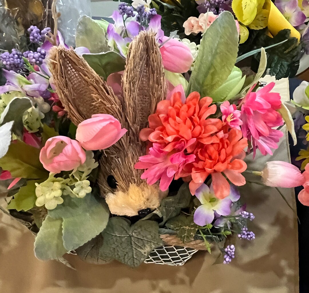 Spring Baskets, Spring Florals, Easter Florals, Spring Bunny, Easter ...