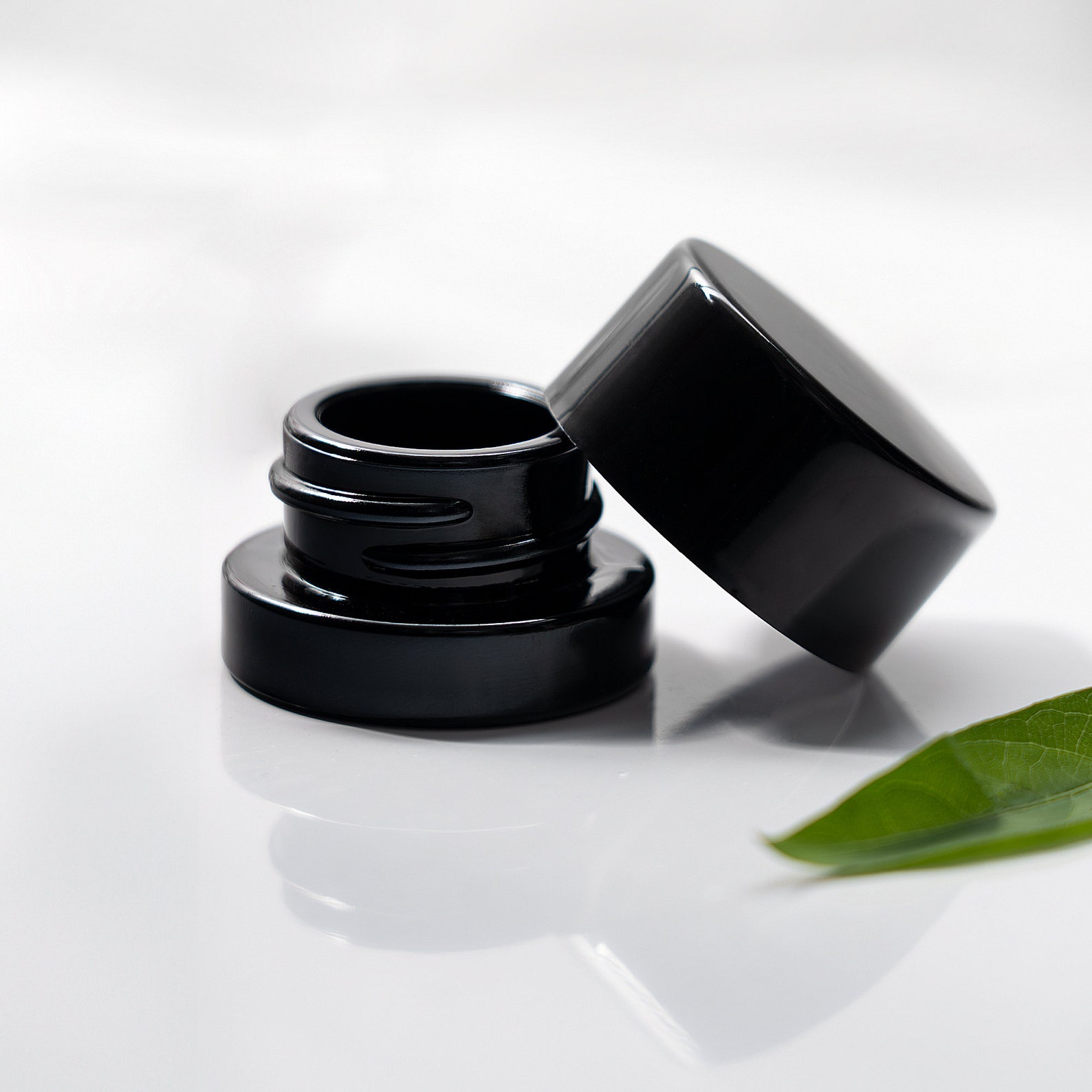 200 Pack - 5ml Thick Black Glass Containers With Black Child Resistant ...