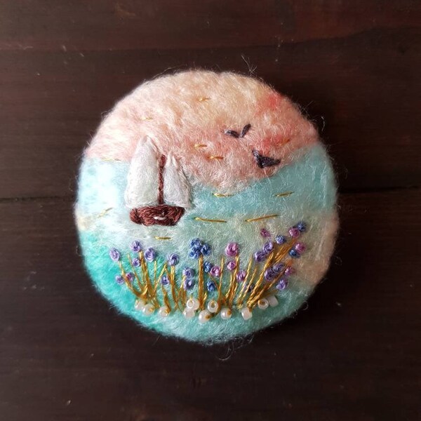 Needle Felted Brooch - Etsy UK