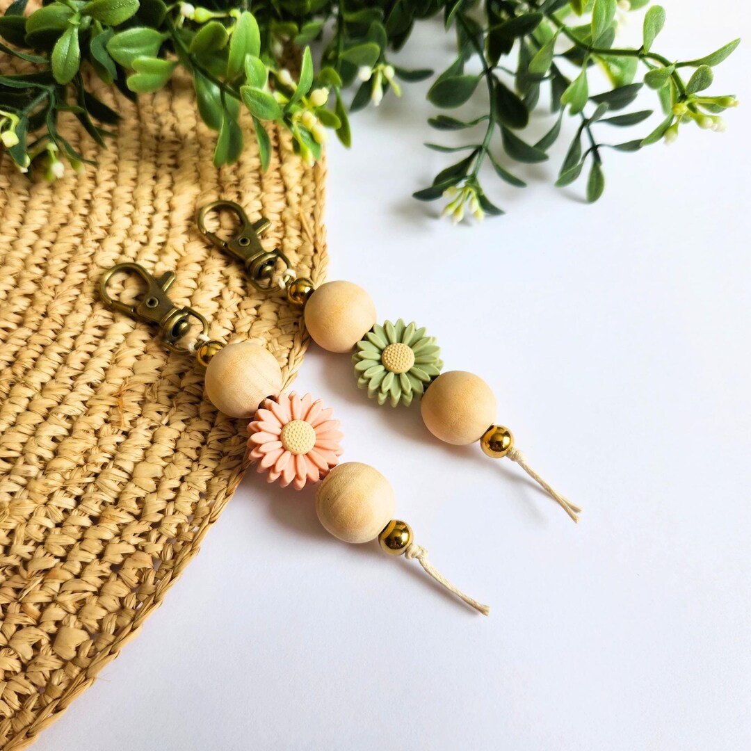 Flower Beaded Keychain Wood Bead and Silicone Keyring Wooden Bead Bag ...
