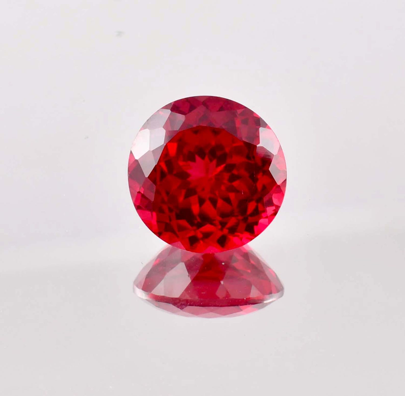 AAA+ Flawless Natural MOGOK Red Ruby, Round Cut GIT Certified Heart ...
