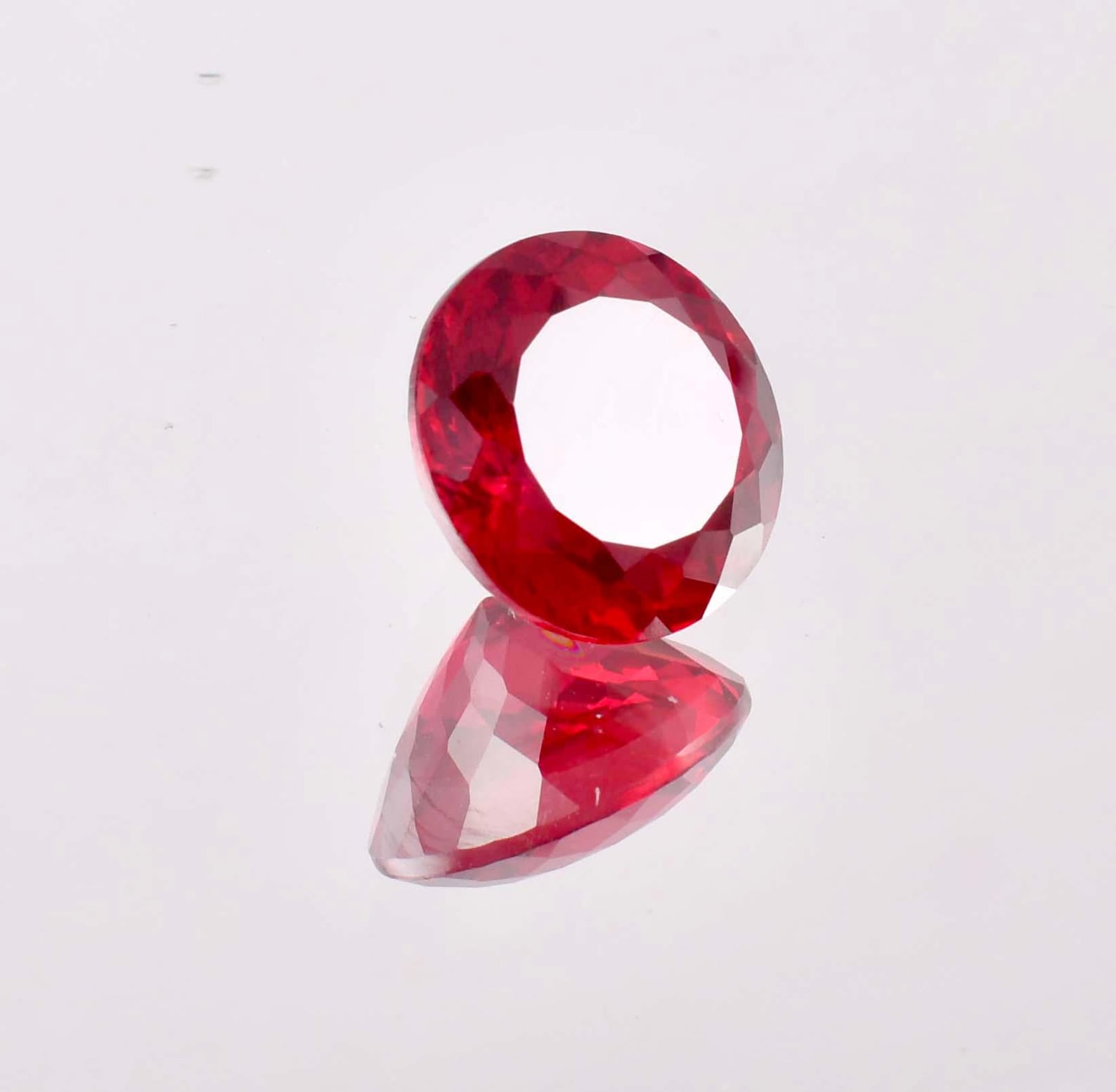 AAA+ Flawless Natural MOGOK Red Ruby, Round Cut GIT Certified Heart ...