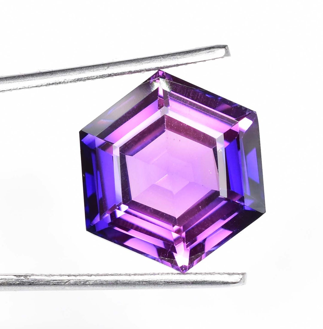 17 X 17 MM Flawless 19.60 Ct Triple Color Purple Blue and Pink Ceylon ...