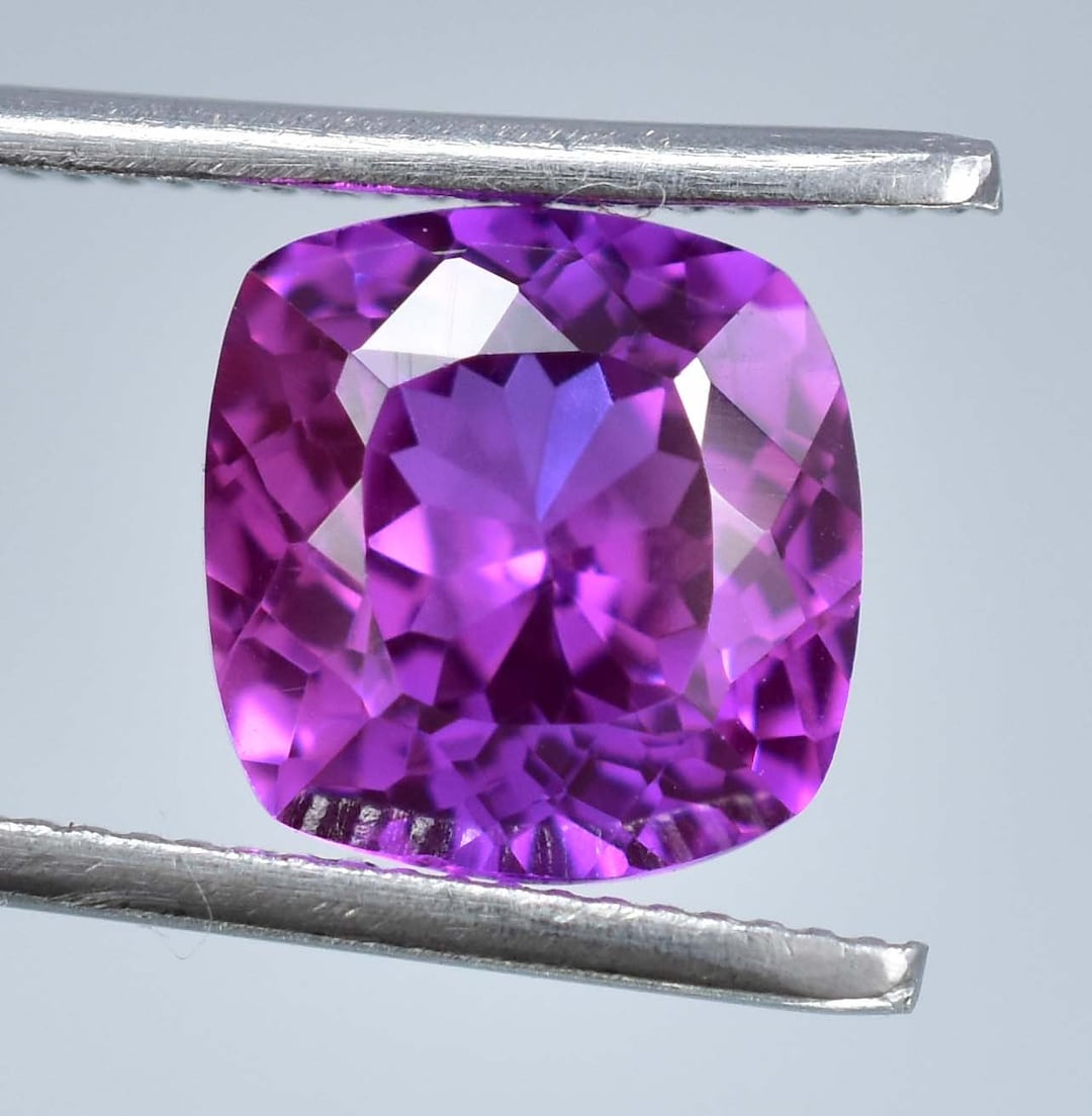 10 X 10 MM Flawless 6.05 Ct Natural Ceylon Musgravite Gray-purple ...