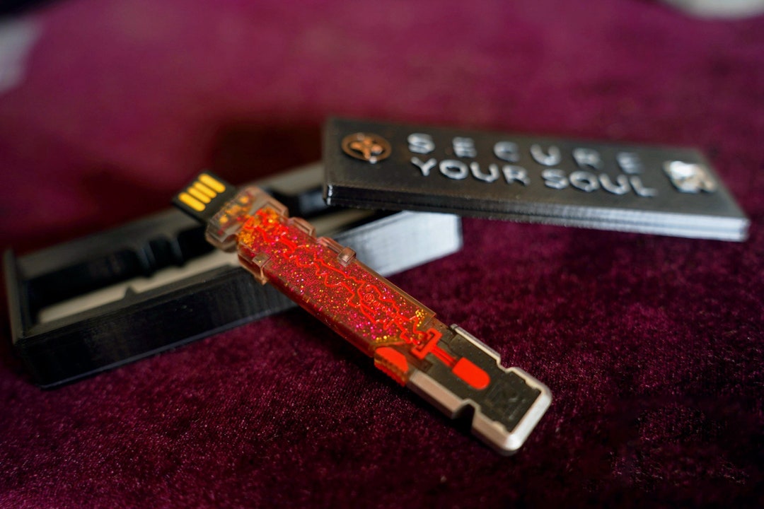 Customized Cyberpunk Relic Chip USB Drive and Johnny Dog Tag 2077 Prop ...