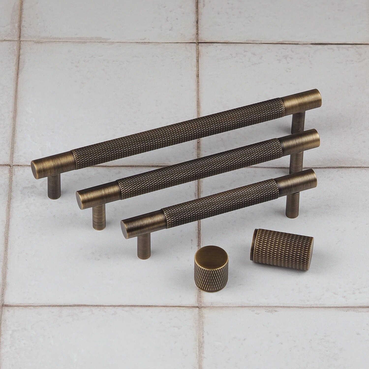 Antique Brass Knurled Solid Bar Kitchen Cabinet Handles & Matching ...