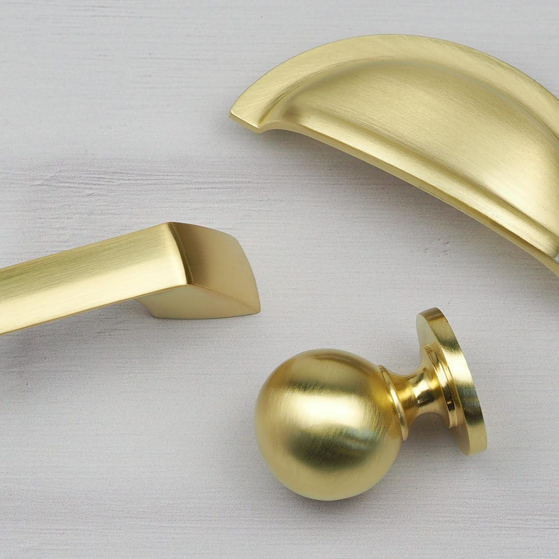 Brushed Brass Kitchen Cupboard Knob Gold Round Ball Handle Single ...